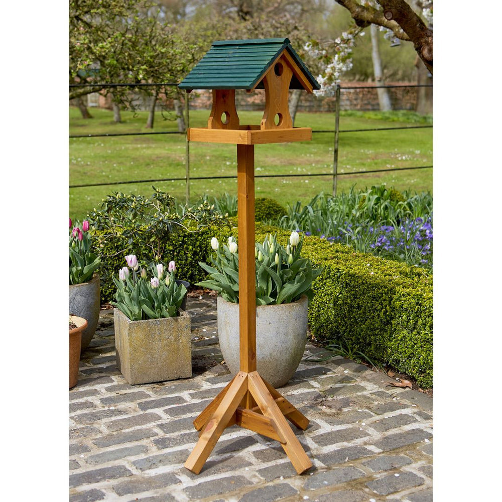 Bird Houses & Tables – Stylish Shelters for Your Feathered Friends